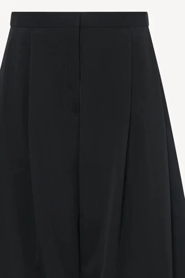 THE ROW Kalyan Pleated Shorts