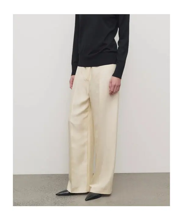 THE ROW Beta Wide-leg Pleated Trousers - Vanilla