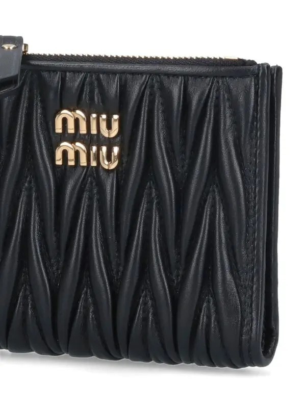Miu Miu Logo Plaque Zipped Wallet - Black