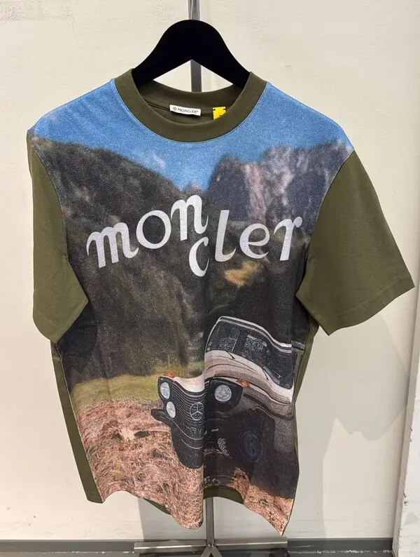 Moncler Round Neck Short Sleeve T-shirt - Gray