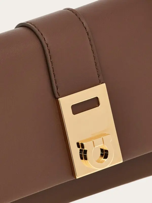 FERRAGAMO Hug Two-color Wallet
