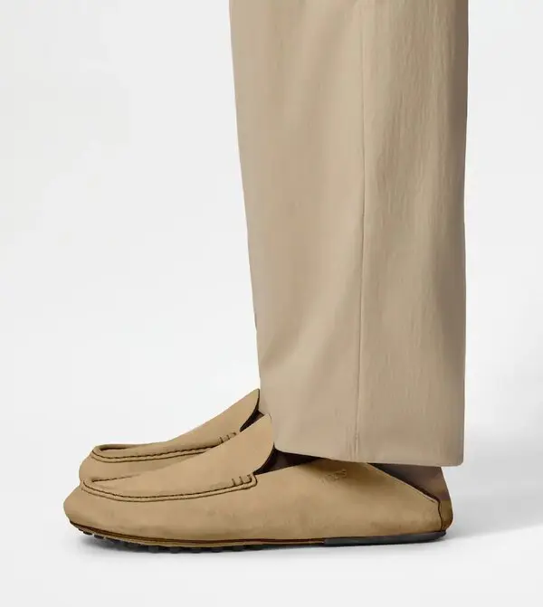 TOD'S Gommino Slip-on Loafers In Calfskin Suede - Nude