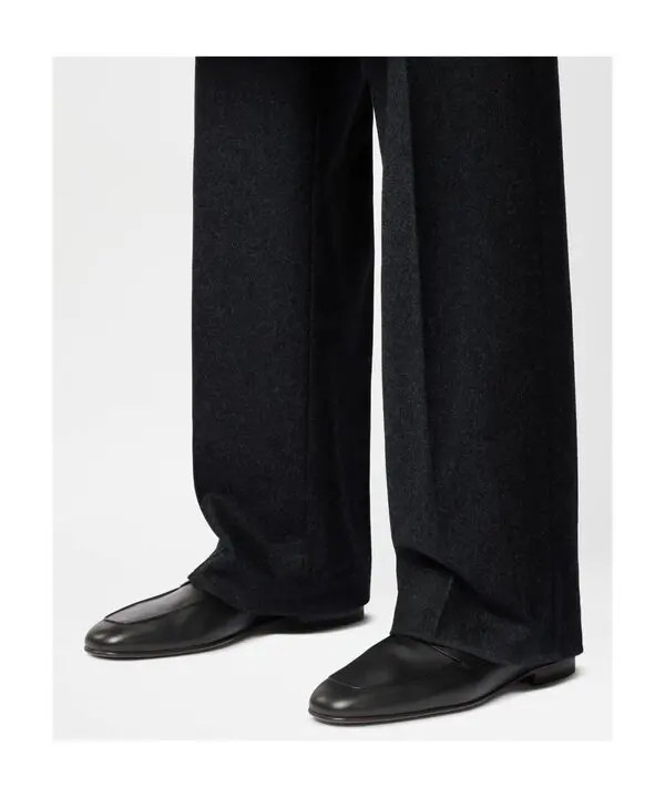 TOD'S Round Toe Slip-on Loafers