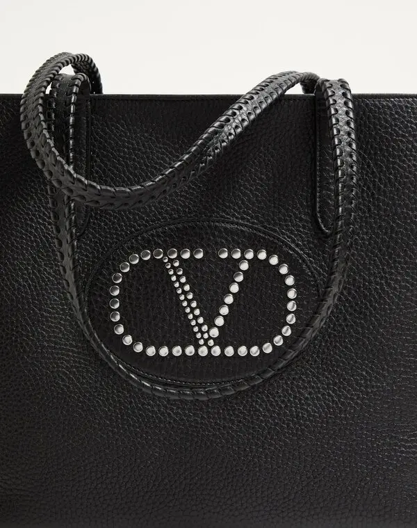 Valentino Garavani Grainy Calfskin Nellcôte Shopping Bag With Studded Vlogo - Nero