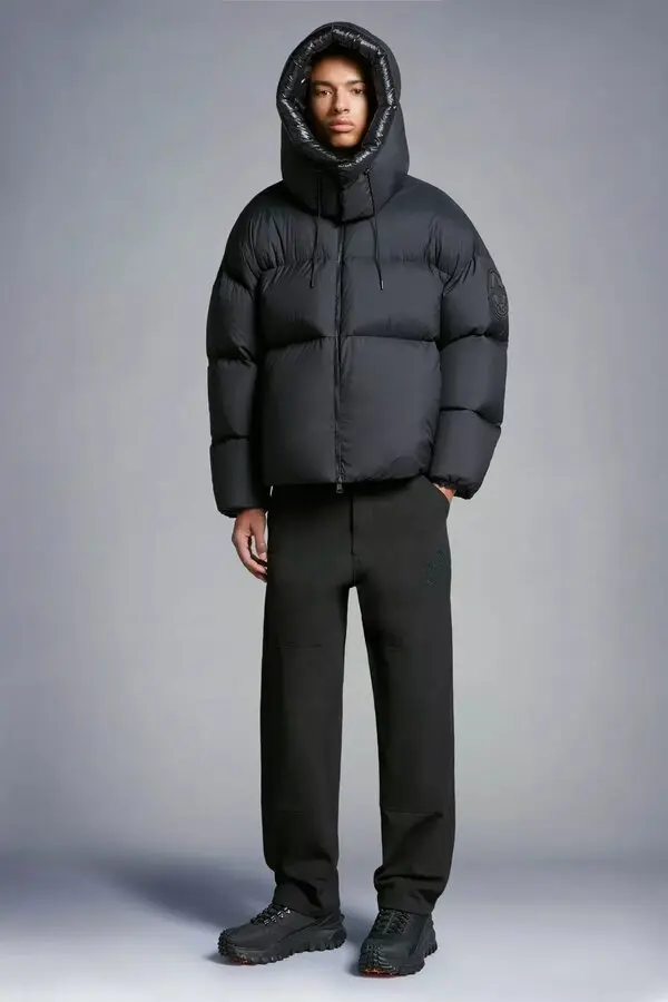 Moncler Antila Short Down Jacket With Detachable Hood