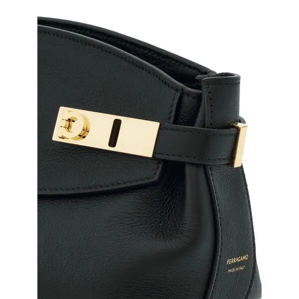 FERRAGAMO Hug Shoulder Bag - Black