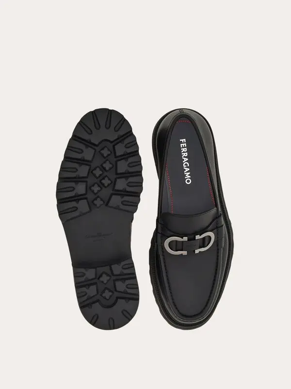FERRAGAMO Gancini Decorative Moccasin - Black