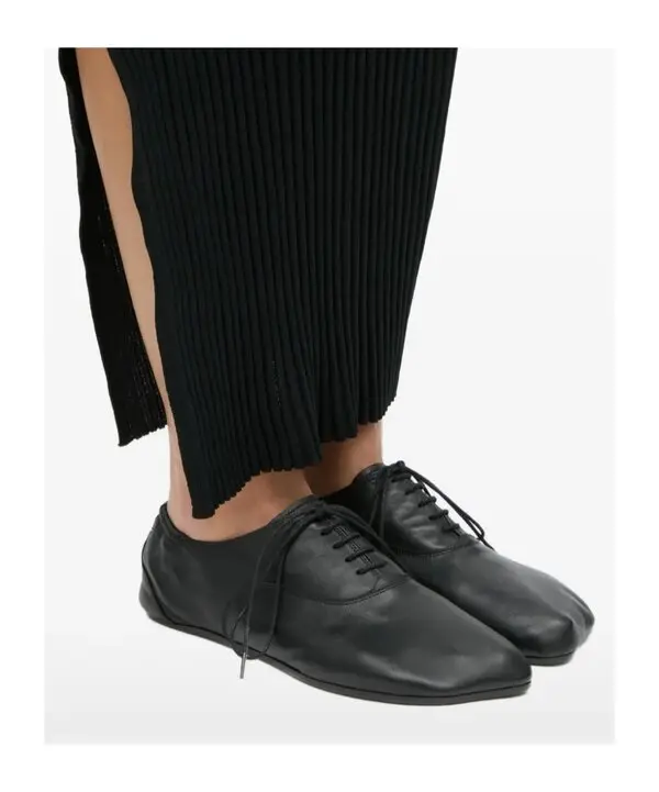 MAISON MARGIELA Square Toe Lace-up Flats - Black