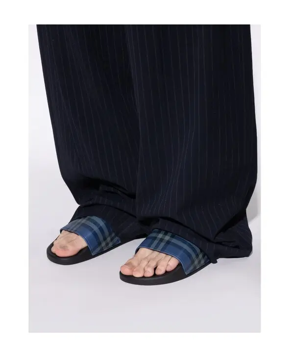 Burberry Checked Slip-on Slides - Navy Blue