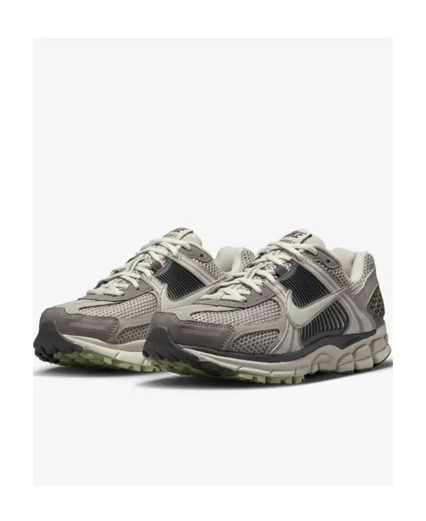 Nike Vomero 5 Athletic Sneakers - Gray