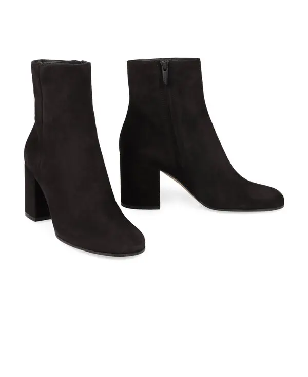 GIANVITO ROSSI Joelle Round Toe Ankle Boots - Black