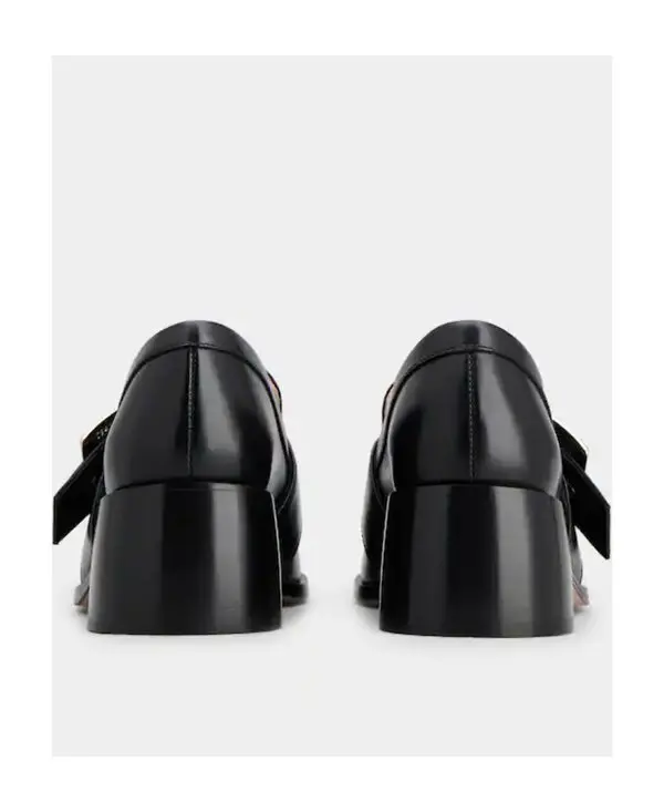 ROGER VIVIER Buckled Loafers With Metal Buckle Detail