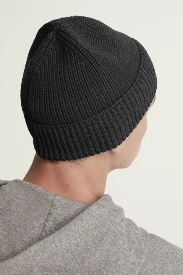 Canada Goose Logo Patch Ribbed Beanie - Black