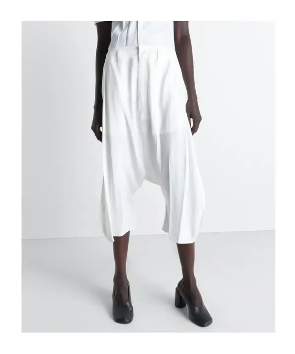 LEMAIRE Pleated Crinkled Viscose Twill Bermuda Shorts - Chalk