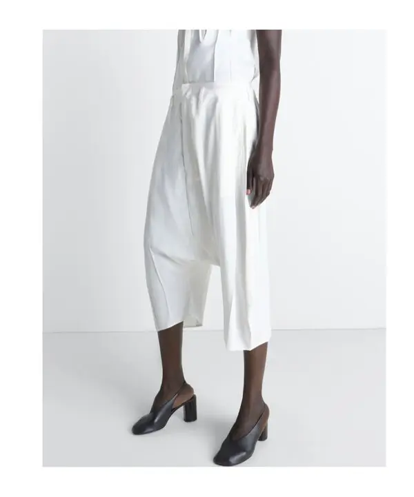LEMAIRE Pleated Crinkled Viscose Twill Bermuda Shorts - Chalk