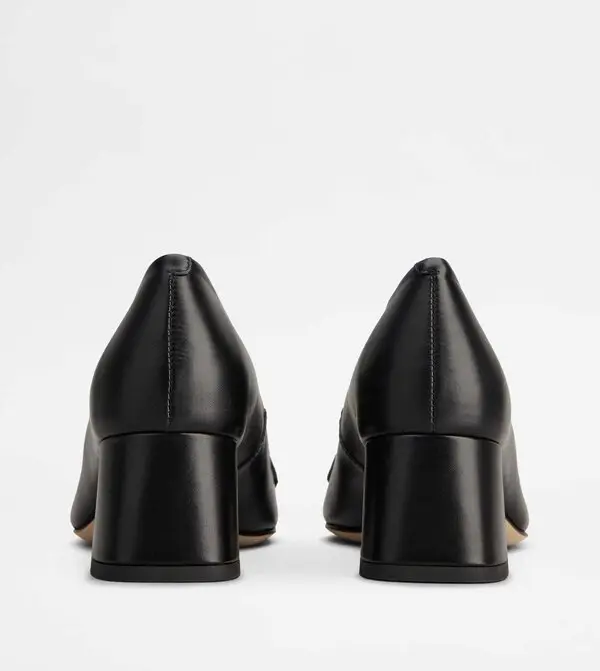 TOD'S Square Toe Chain Detail Pumps