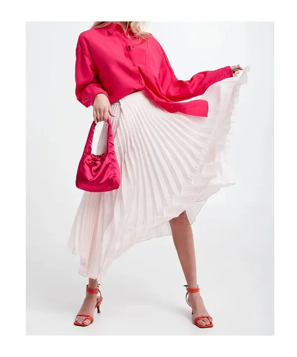SAMSOE SAMSOE Button-down Long-sleeved Shirt With Classic Collar And Rounded Hem