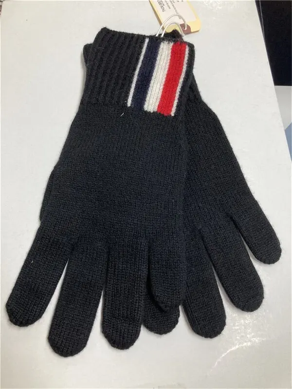 Thom Browne Merino Wool Gloves With Rwb Stripe Detail - Black