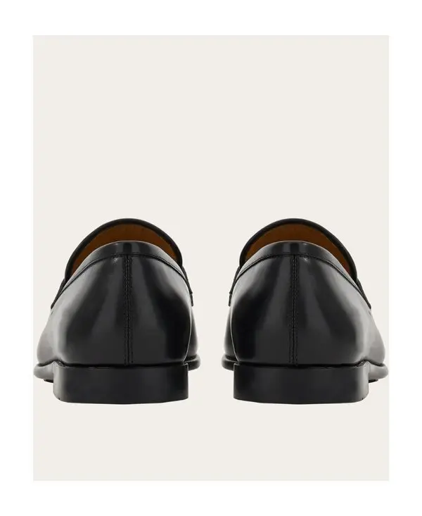 FERRAGAMO Gancini Buckle Loafers - Black