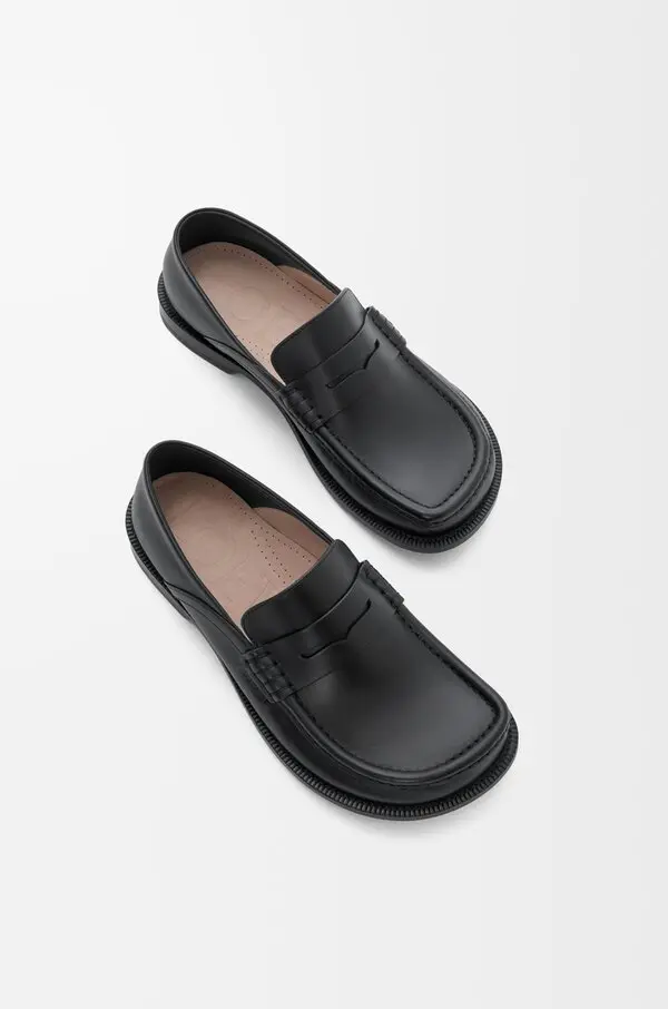 Loewe Campo Flap Back Loafers In Waxy Calfskin - Black