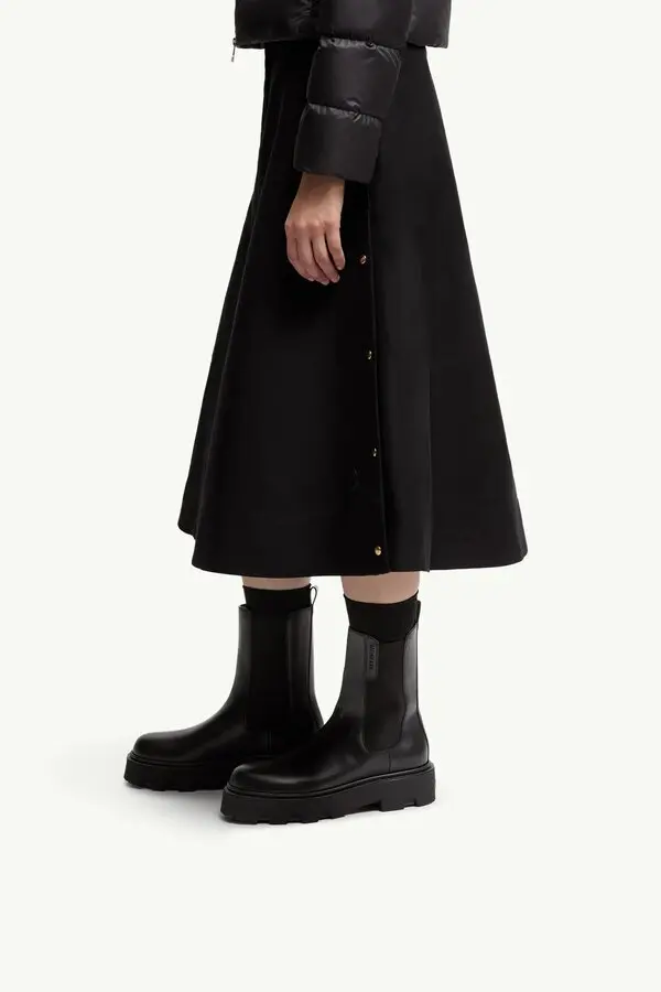 Moncler Aurea Leather Chelsea Boots - Black