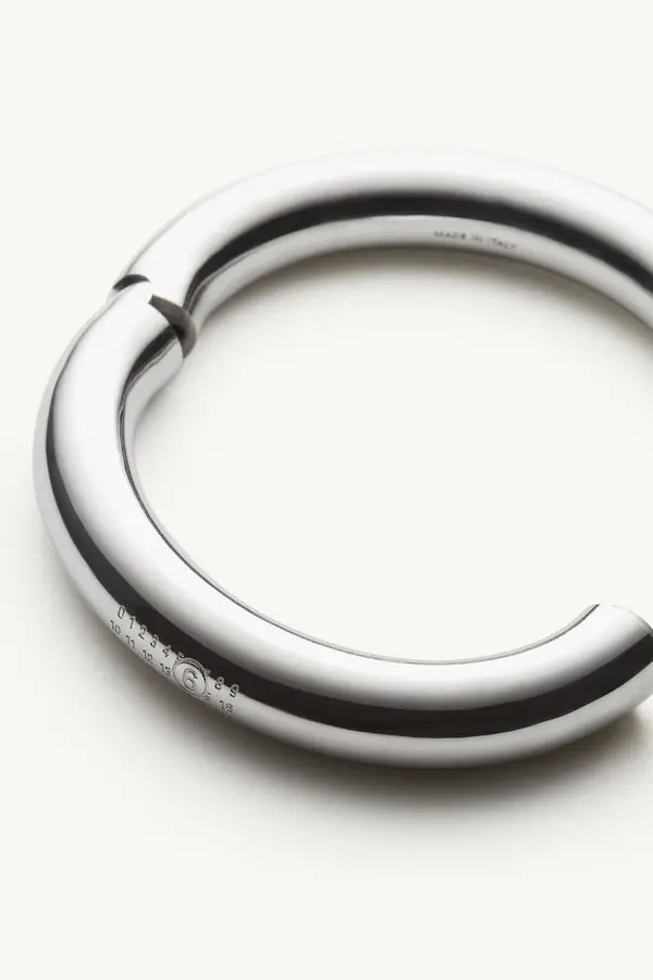 MAISON MARGIELA Logo Detailed Bangle