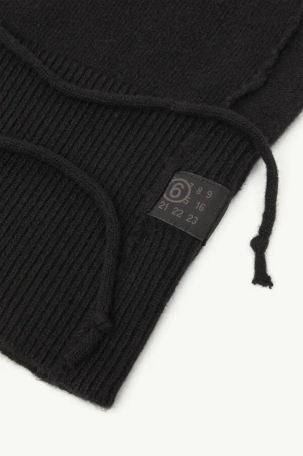MAISON MARGIELA Ribbed Knit Hood With Drawstring Detail - Black