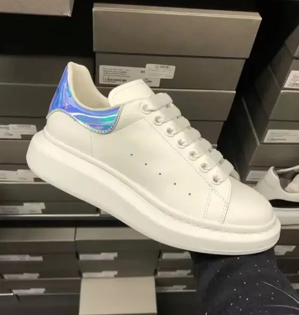 Alexander McQueen Oversized Low-top Sneakers With Pearlescent Detail - White