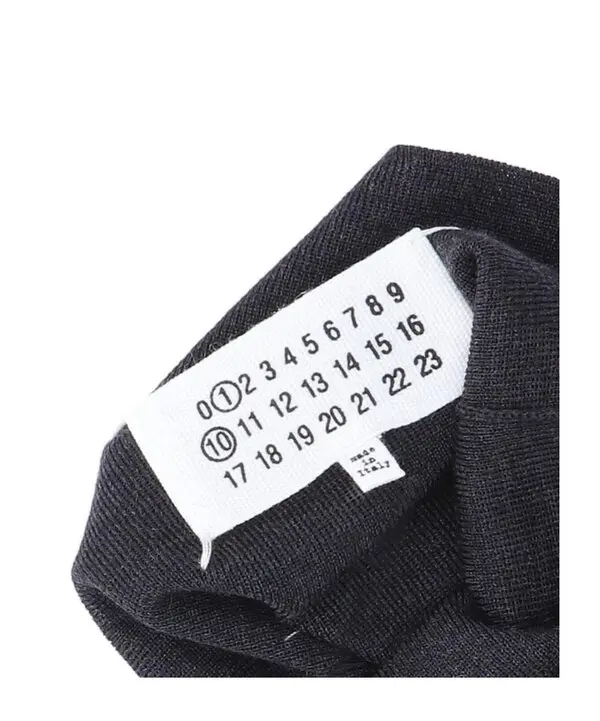 MAISON MARGIELA Knitted Scarf - Black