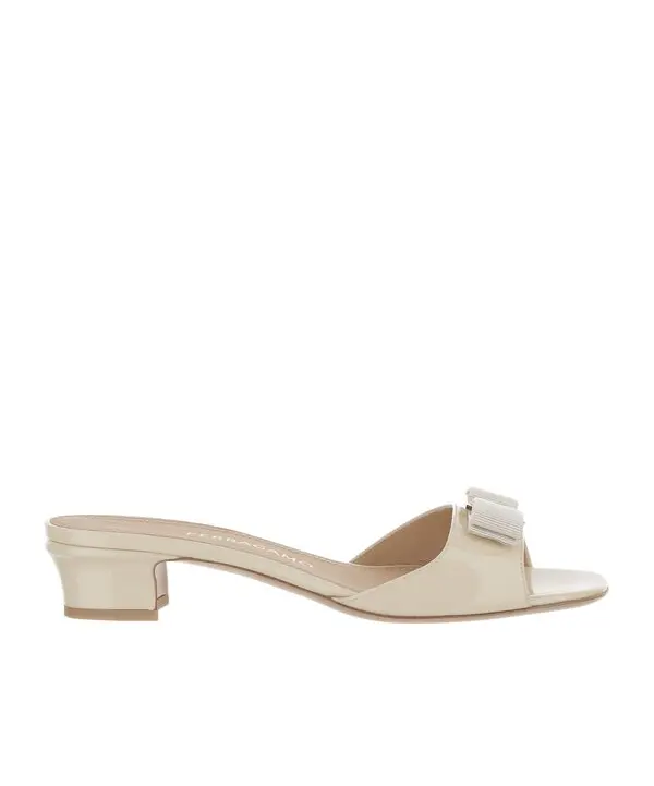 FERRAGAMO 30mm Vara Bow Slides - Amaretti