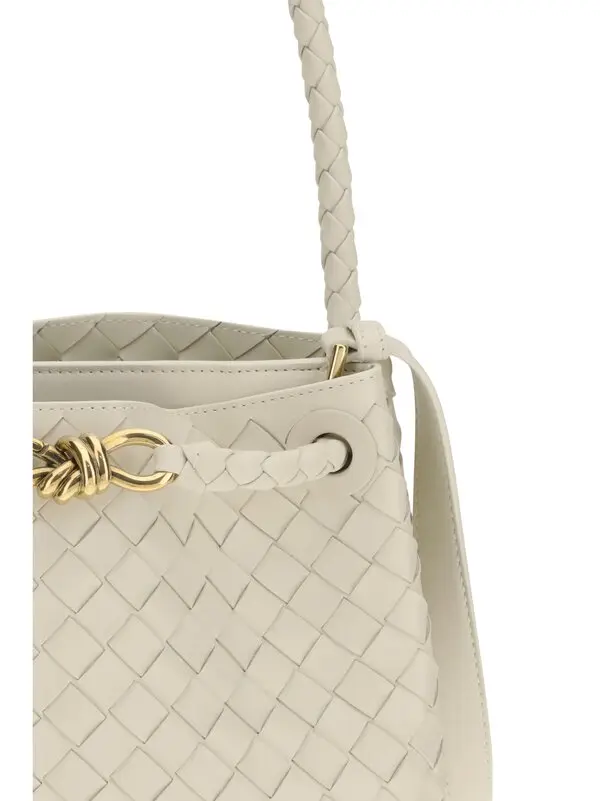 Bottega Veneta Andiamo Small Bucket Bag - Nude