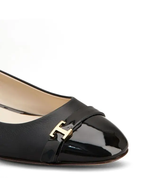 TOD'S Ballerina Flats With Gold Logo Detail - Black