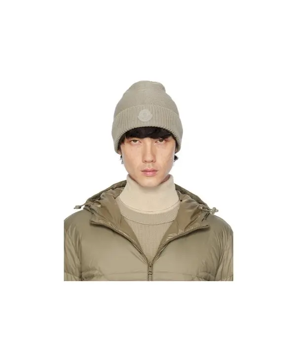 Moncler Ribbed Logo Beanie - Sand-colored