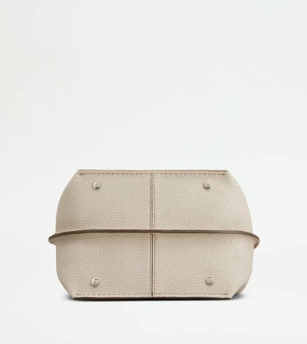TOD'S Leather Bucket Bag With Detachable T Timeless Charm - Nude