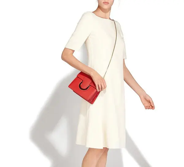 FERRAGAMO Logo Chain Shoulder Bag - Red