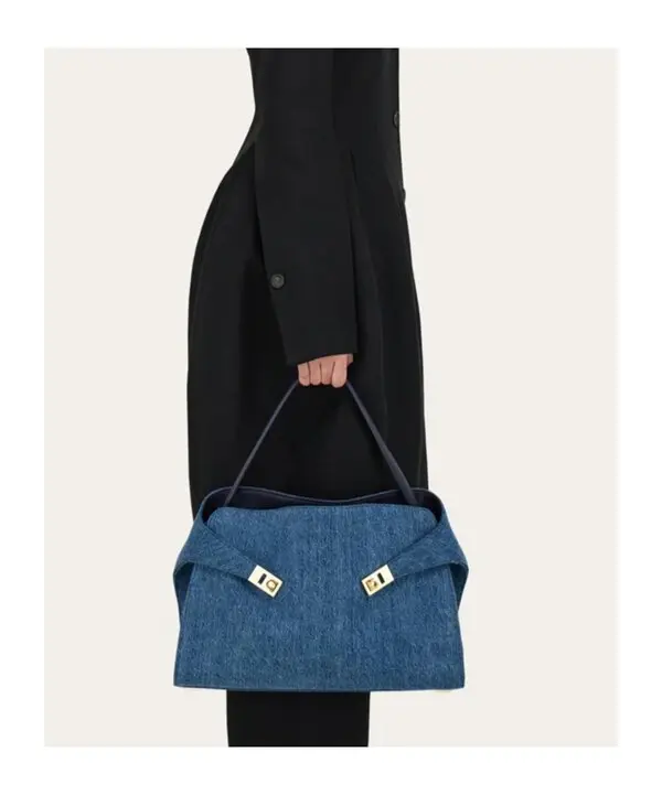 FERRAGAMO Hug Soft Shoulder Bag