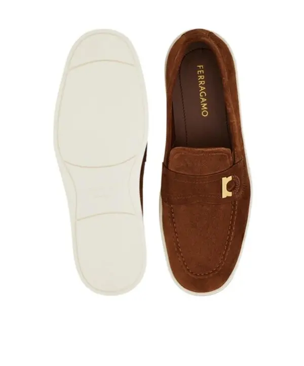 FERRAGAMO Gancini Detail Boat Shoe Loafers - Brown