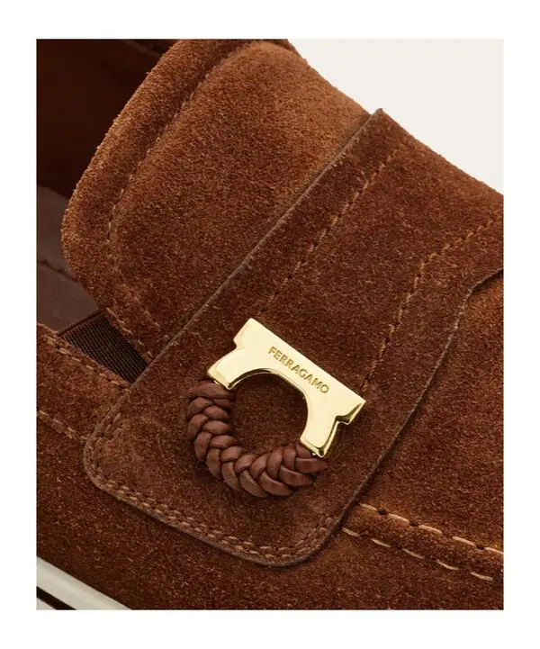 FERRAGAMO Gancini Detail Boat Shoe Loafers - Brown