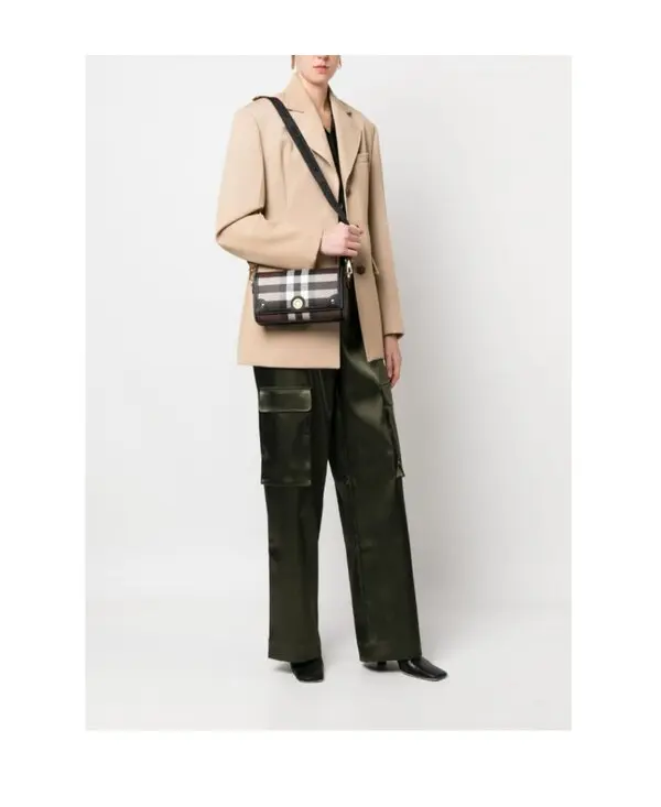 Burberry Note Logo Buckle Fastening Crossbody Bag - Black