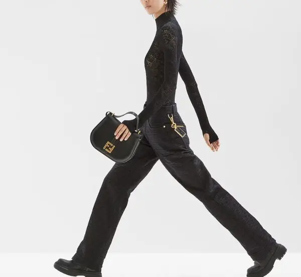 Fendi Cmon Medium Shoulder Bag - Black