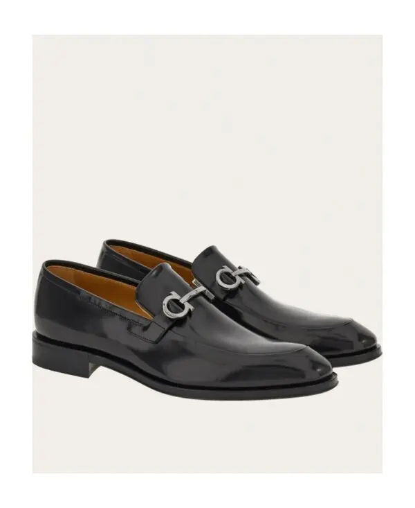 FERRAGAMO Gancini Loafers - Black