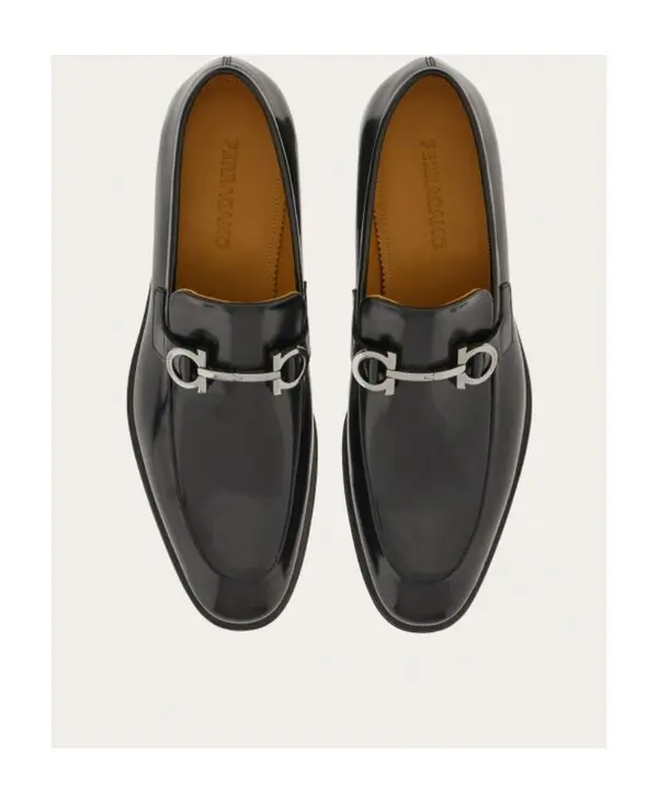 FERRAGAMO Gancini Loafers - Black