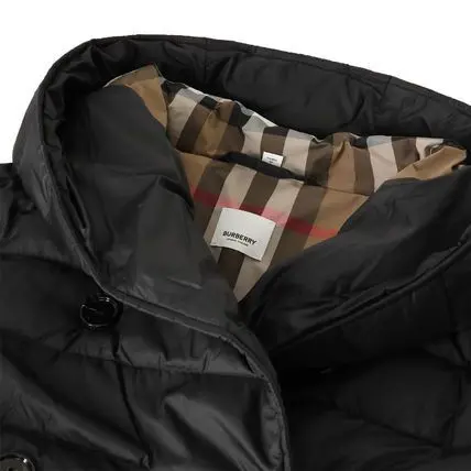 Burberry Long-sleeved Quilted Down Jacket With Belt