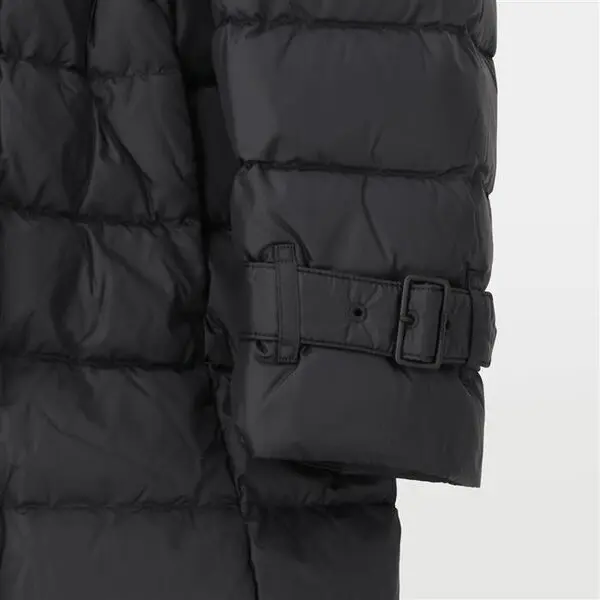 Burberry Long-sleeved Quilted Down Jacket With Belt
