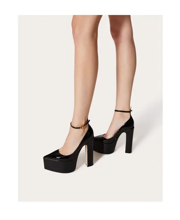 Valentino Garavani Tan-go Vlogo Plaque Platform Pumps - Black