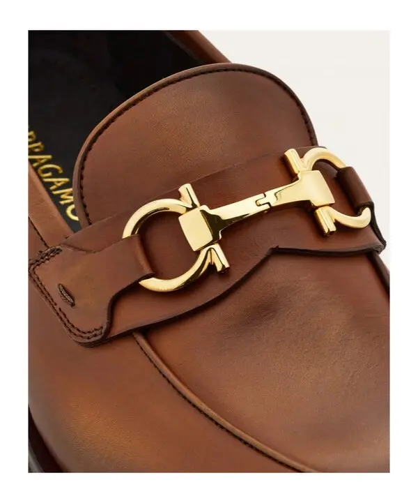 FERRAGAMO Loafer With Gancini Buckle - Brown