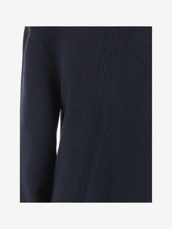 JIL SANDER Crew Neck Asymmetrical Hem Jumper - Black