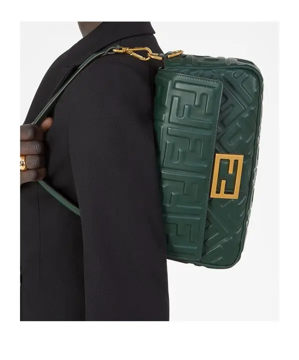 Fendi Baguette Ff Embossed Shoulder Bag - Green