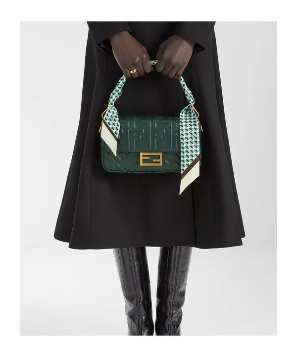 Fendi Baguette Ff Embossed Shoulder Bag - Green