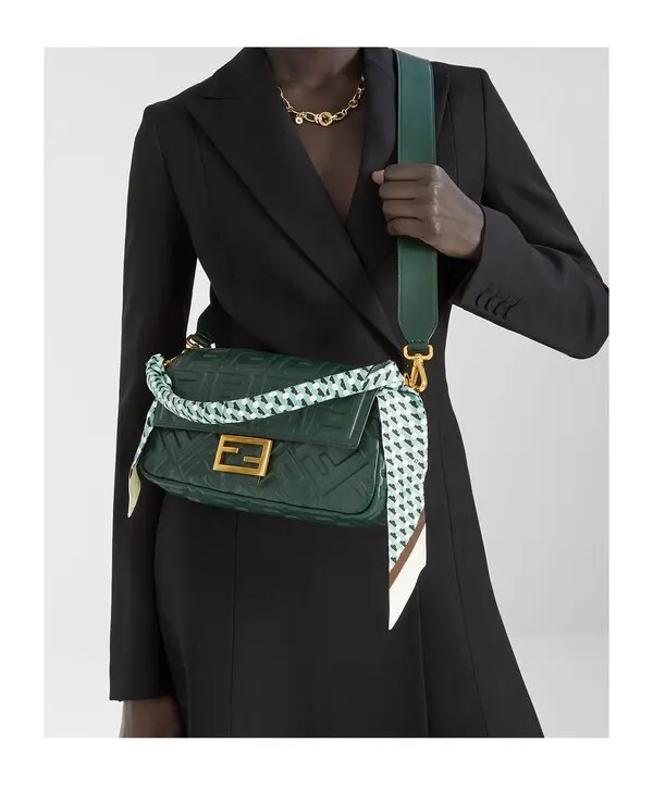 Fendi Baguette Ff Embossed Shoulder Bag - Green